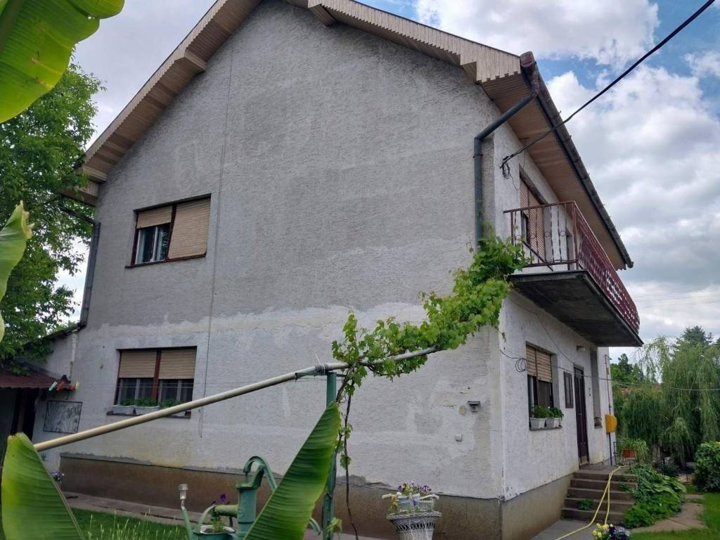 Samostalna porodična kuća 264 m², Peščara, Novo Selo, Subotica