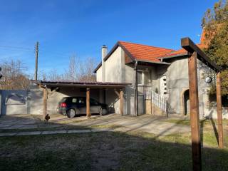 Samostalna porodična kuća 230 m², odlično stanje, Makova sedmica, Subotica