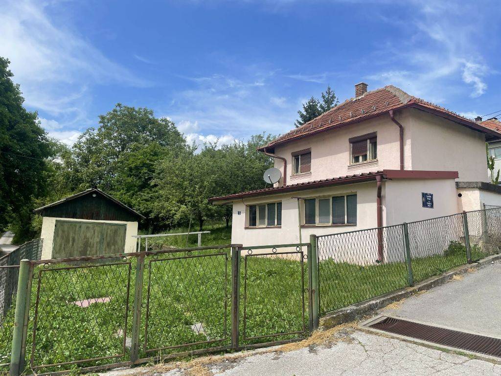 Samostalna porodična vila 70 m², Sevojno, Užice