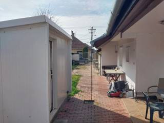 Samostalna porodična kuća 202 m², odlično stanje, Centar 1, Subotica