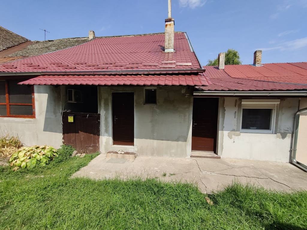 Samostalna porodična kuća 69 m², Centar 1, Subotica