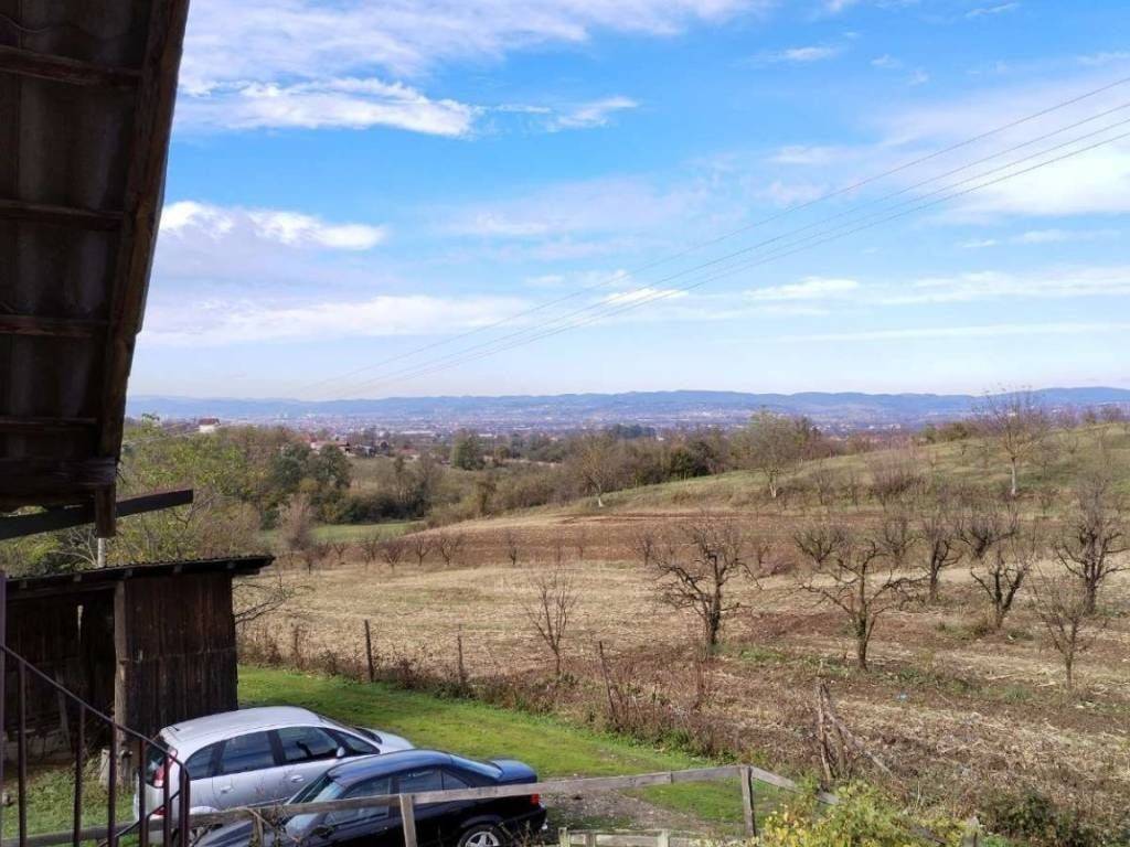 Samostalna porodična kuća 120 m², Čačak