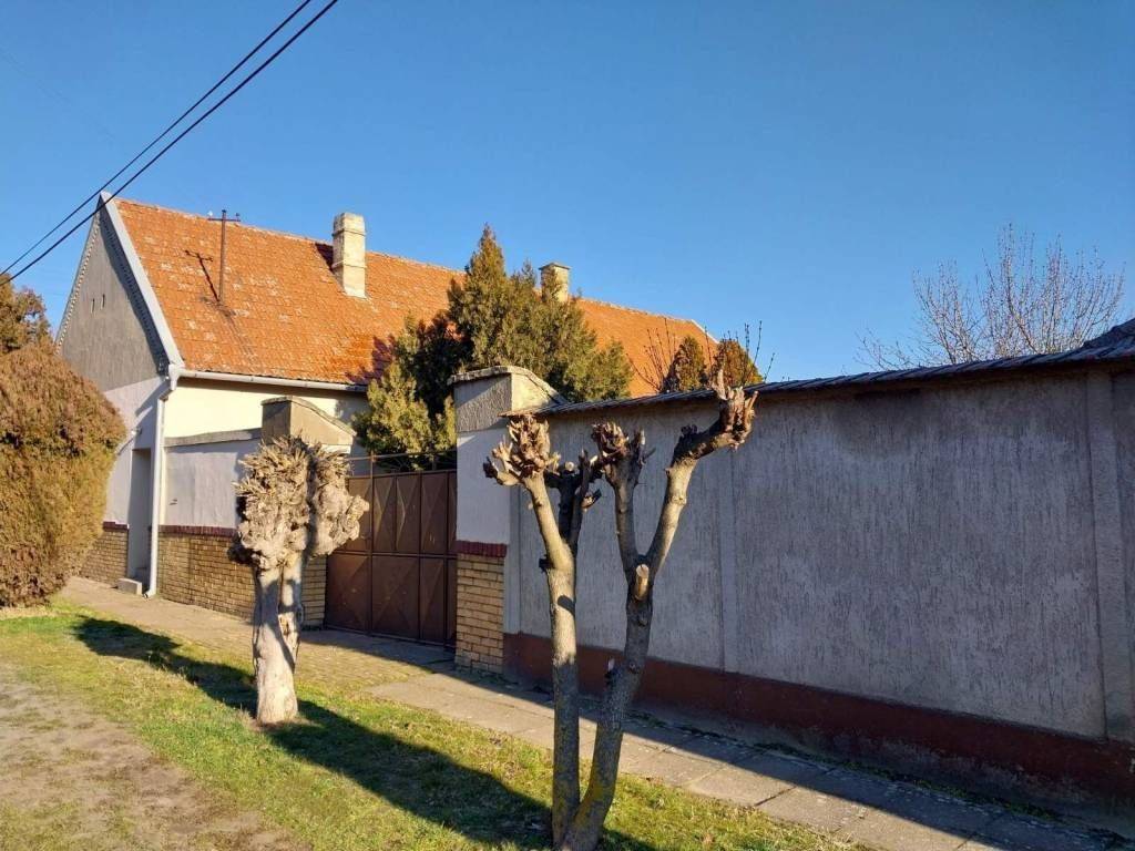 Samostalna porodična kuća 153 m², Centar 1, Subotica