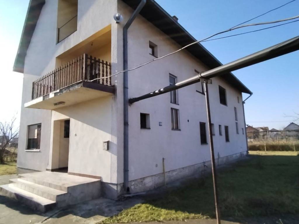Samostalna porodična kuća 290 m², Čačak