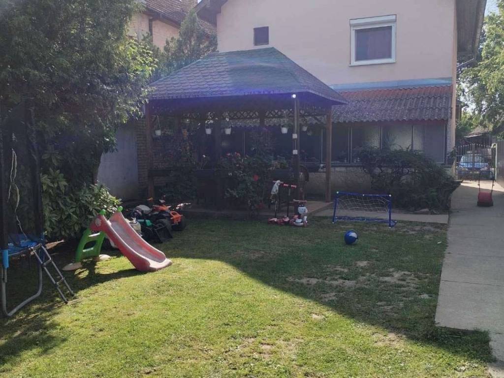 Samostalna porodična kuća 176 m², Sombor