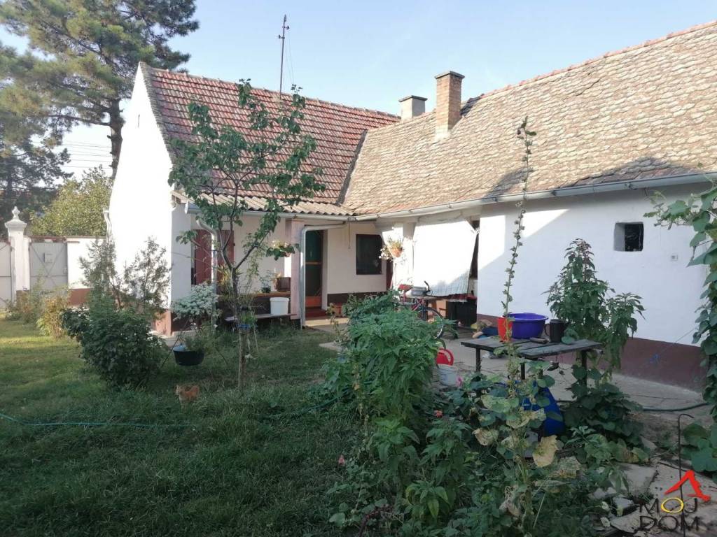 Samostalna porodična kuća 54 m², Centar, Žabalj