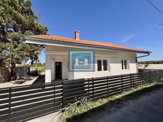 Samostalna porodična kuća 77 m², novo, Jagodina