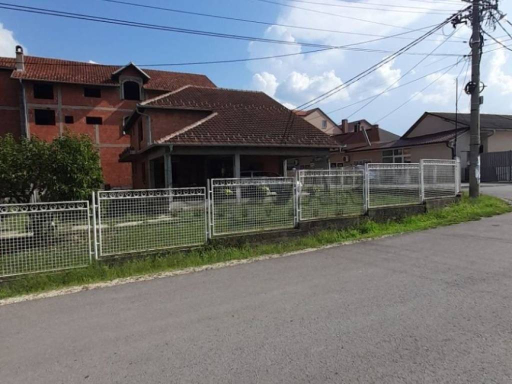 Samostalna porodična vila 191 m², Stara Varoš, Kragujevac