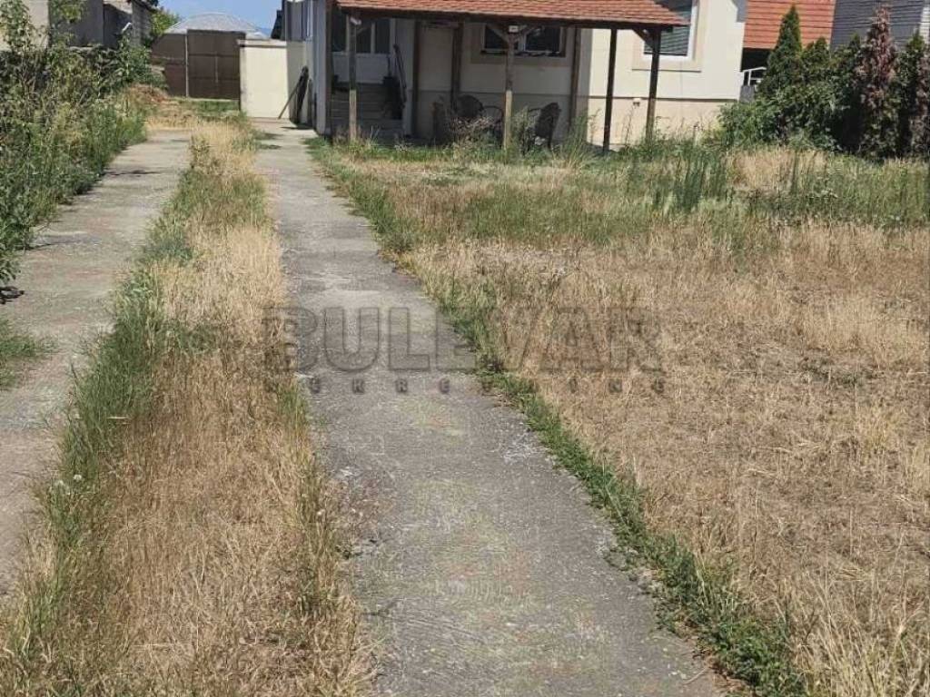 Samostalna porodična vila 140 m², Leskovac