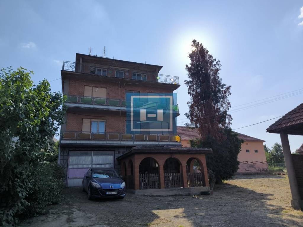 Samostalna porodična kuća 824 m², Despotovac