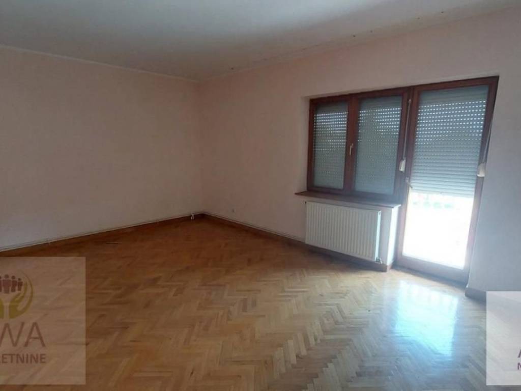 Samostalna porodična kuća 296 m², Sombor