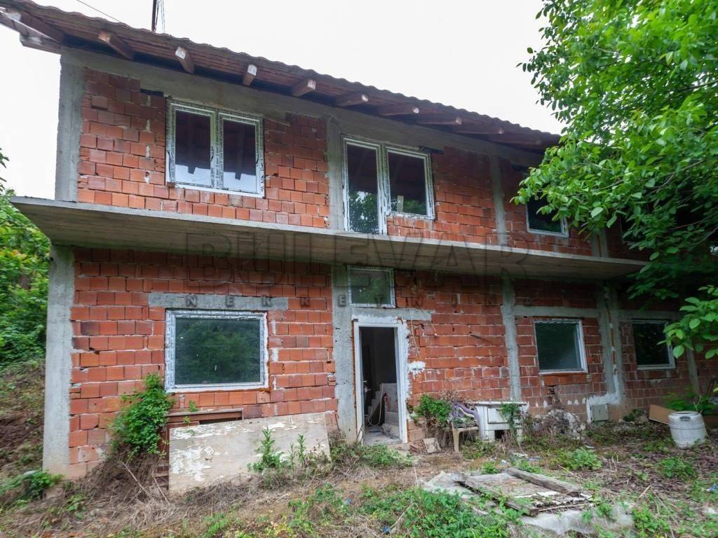 Samostalna porodična vila 400 m², Centar - Marger, Niš