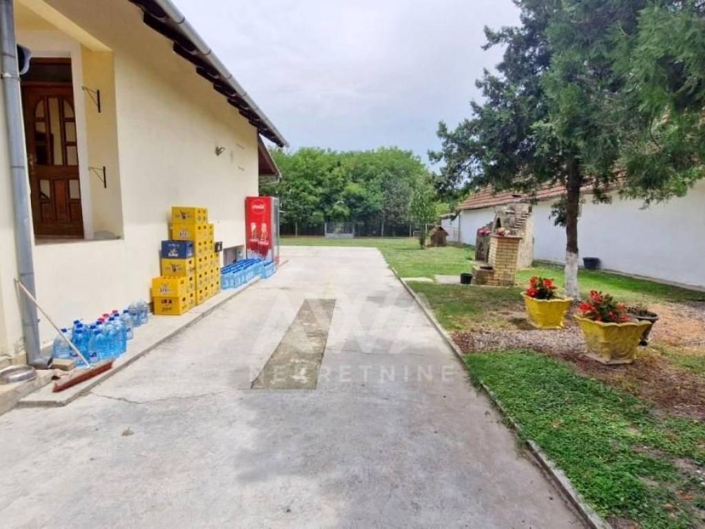Samostalna porodična kuća 203 m², Odžaci