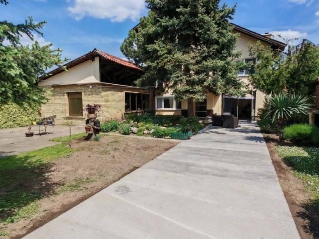 Samostalna porodična kuća 138 m², Sombor