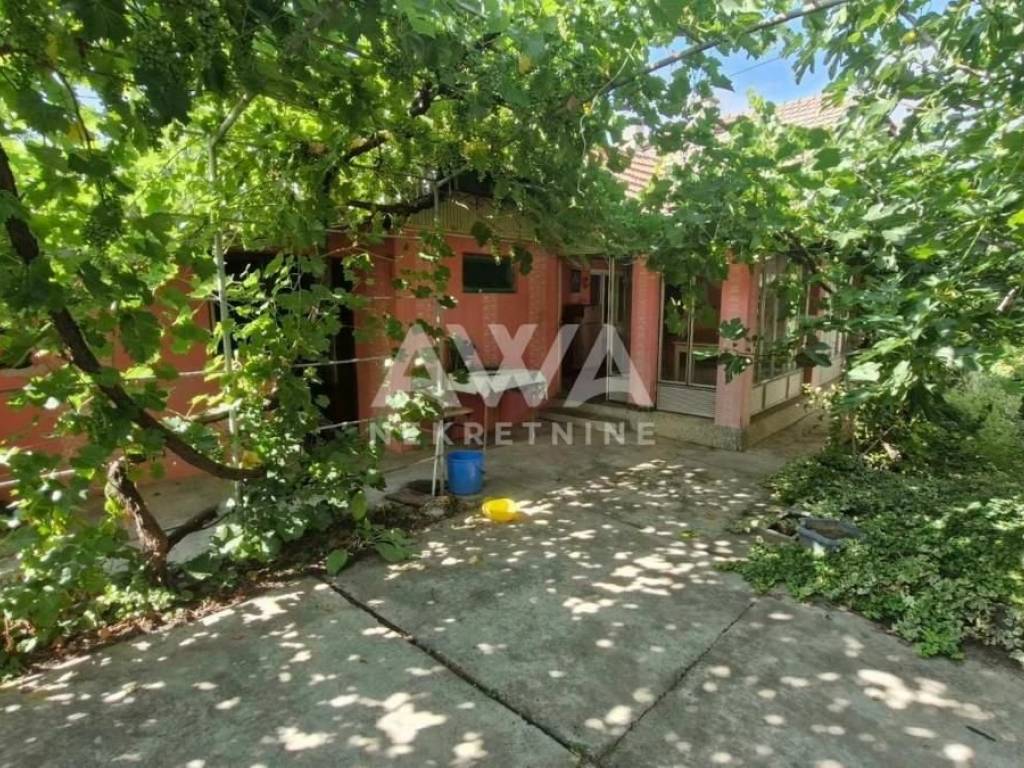 Samostalna porodična kuća 242 m², Kula