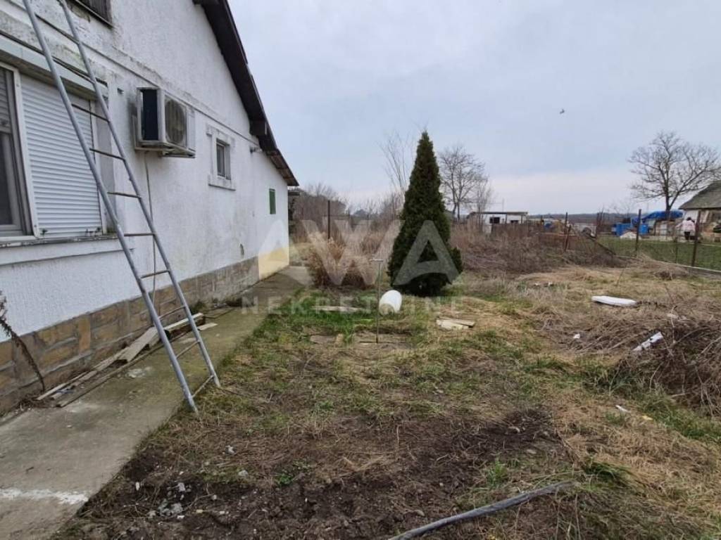 Samostalna porodična kuća 83 m², Sombor