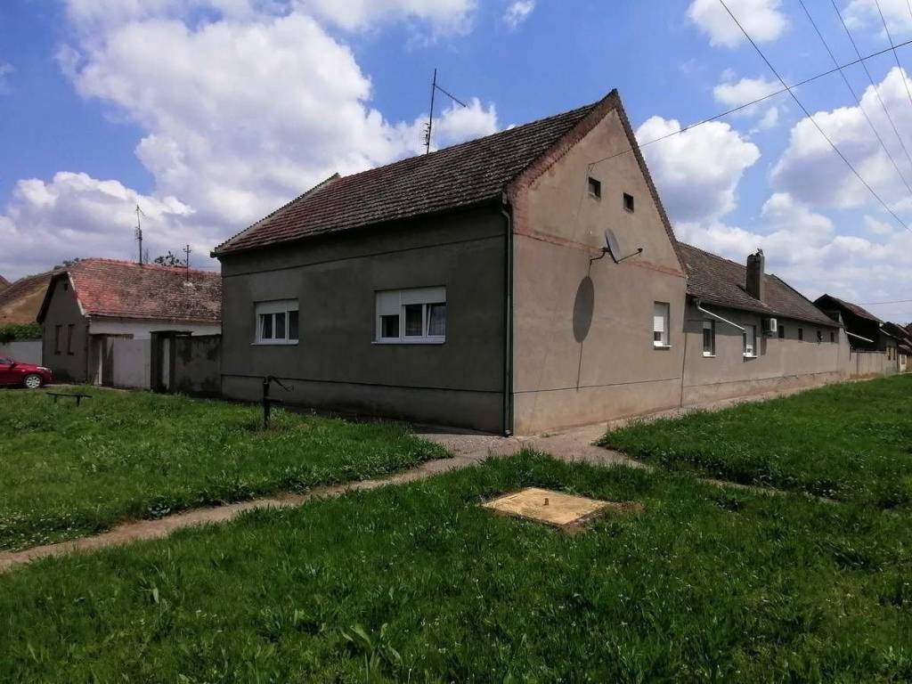 Samostalna porodična kuća 145 m², Zrenjanin