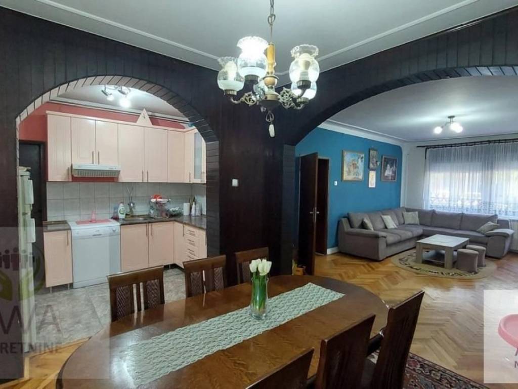 Samostalna porodična kuća 176 m², Sombor