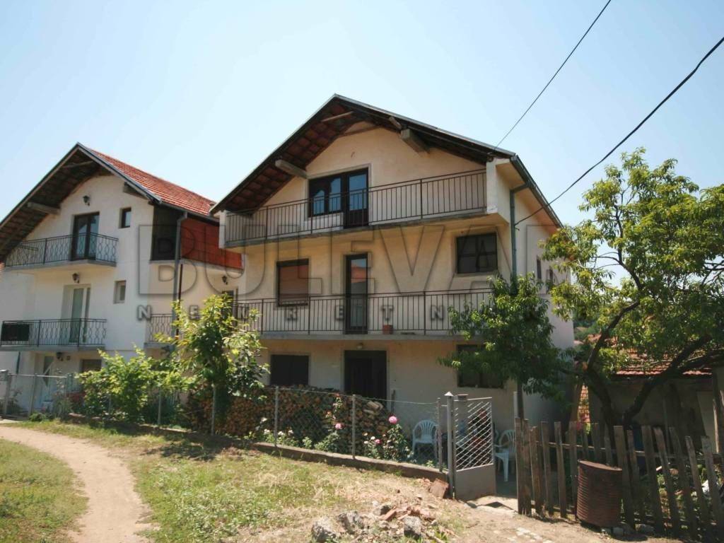 Samostalna porodična vila 261 m², Centar - Marger, Niš