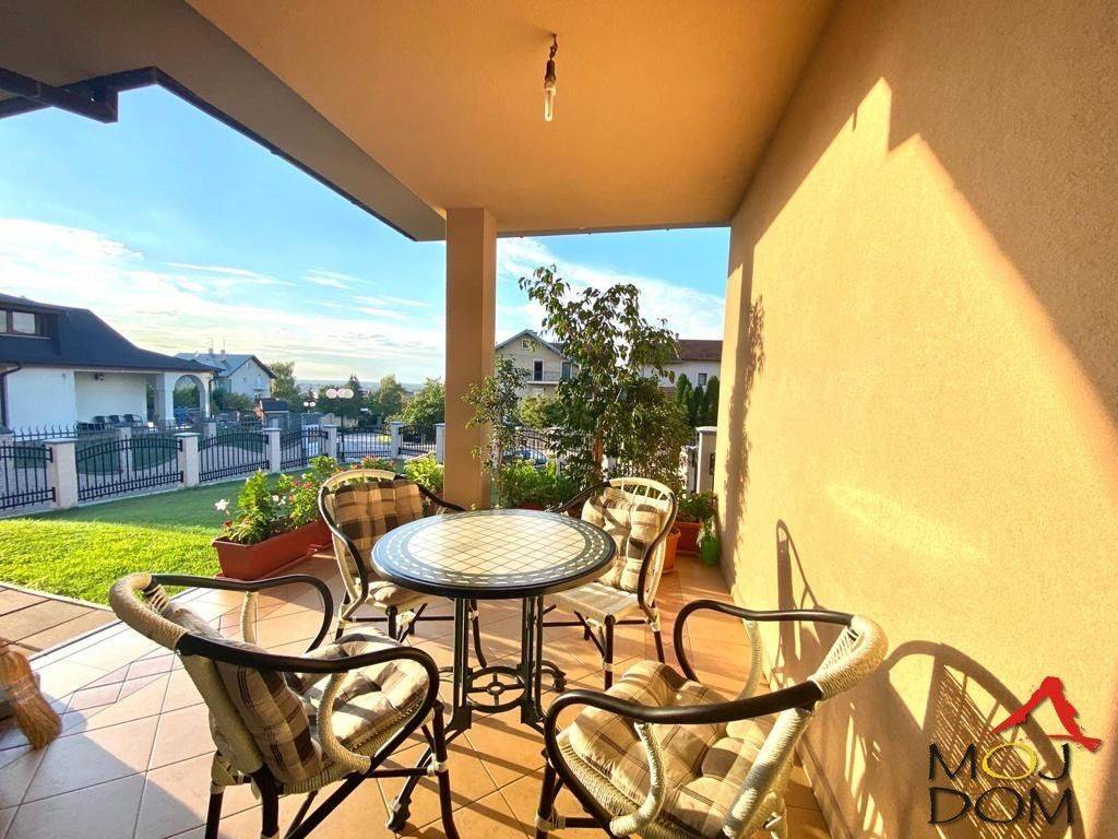 Samostalna porodična kuća 480 m², Sremska Kamenica Centar, Novi Sad