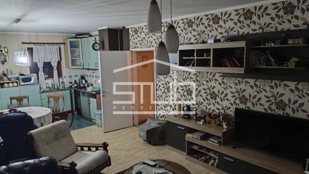 Samostalna porodična vila 107 m², u dobrom stanju, Pančevo