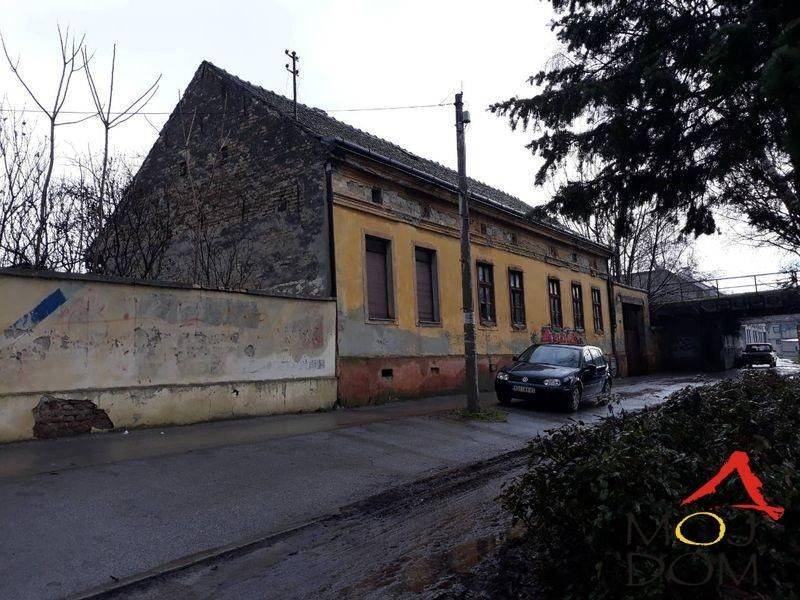 Samostalna porodična kuća 173 m², Podbara - Savina, Novi Sad