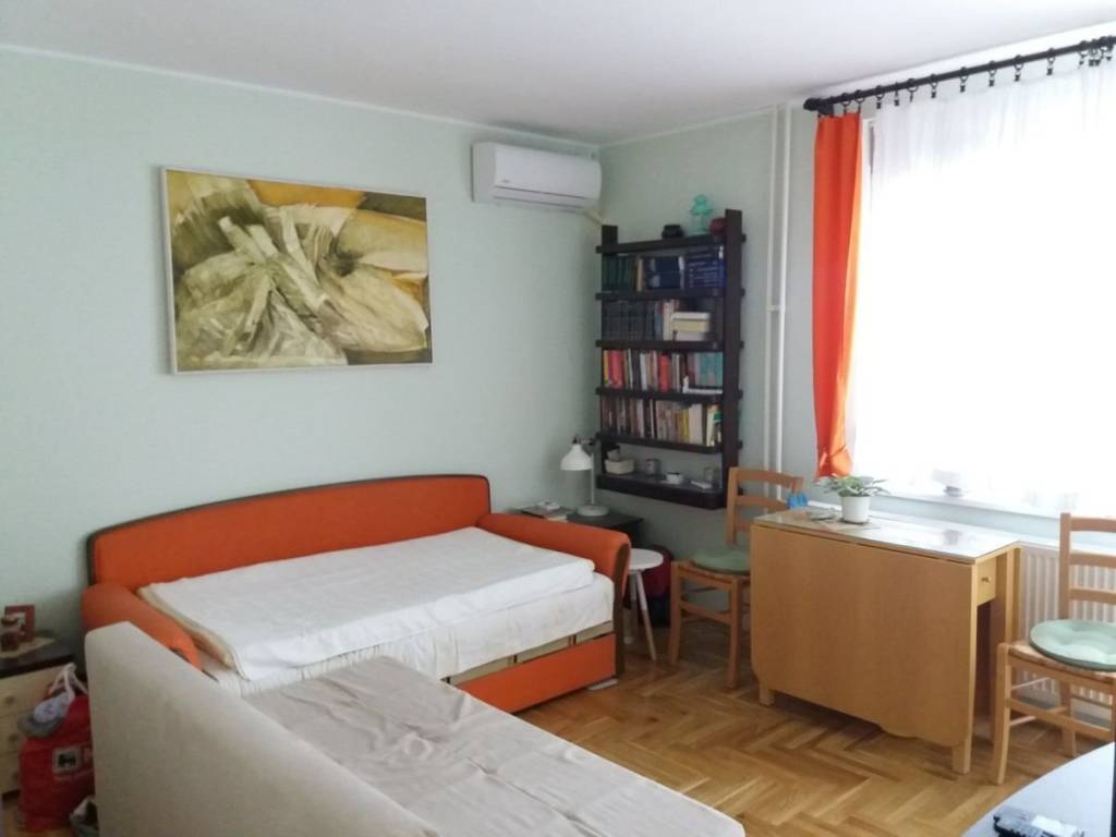 Jednosoban stan odlično stanje, prvi sprat, Centar, Sremski Karlovci