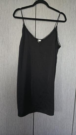 H&M crna slip haljina sa čipkom