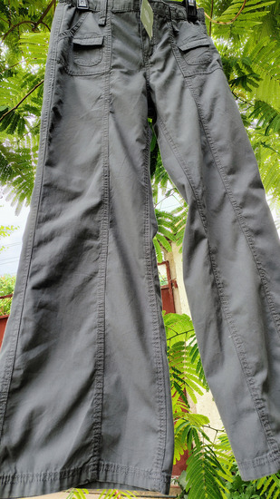 Novo H&M Divided siva baggy cargo pantalone
