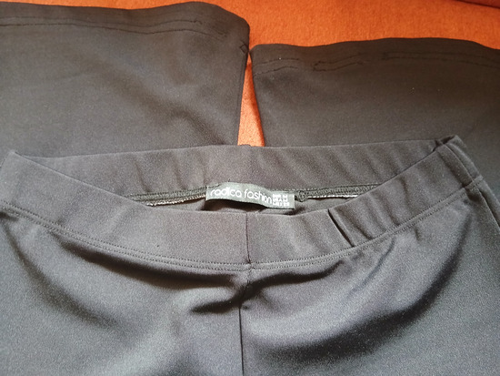 Nove crne pantalone zvoncare s/m