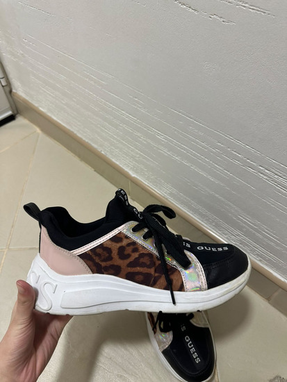Guess patike