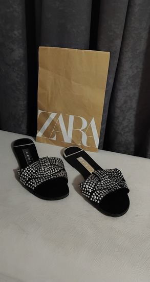Zara papuce sa srebrnim detaljima 35