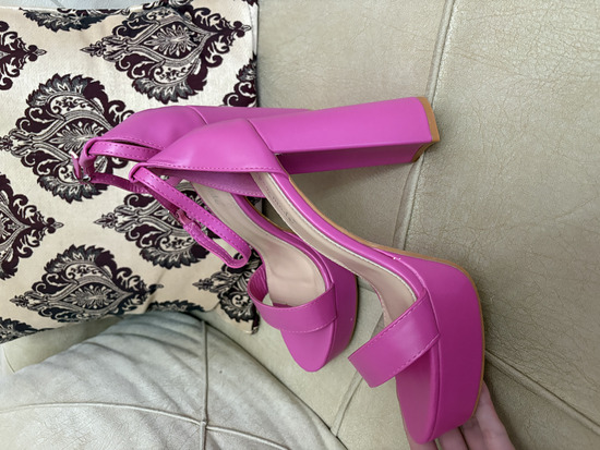 Nove sandale 41