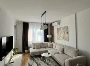 Izdavanje Stan - Novi Sad