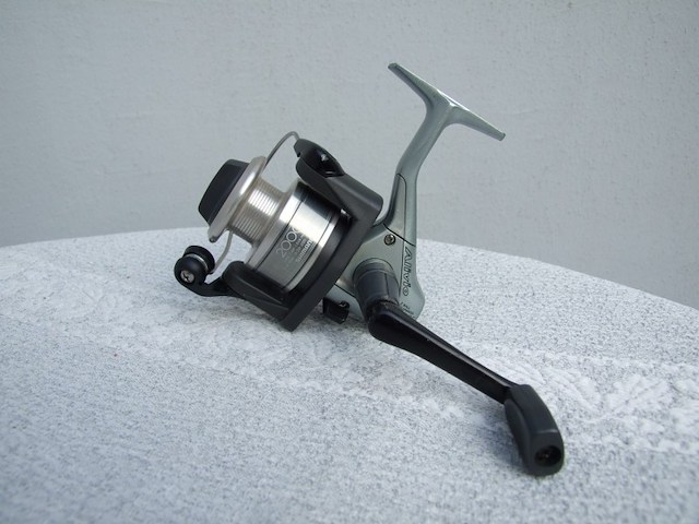 Shimano Alivio 2000F masinica