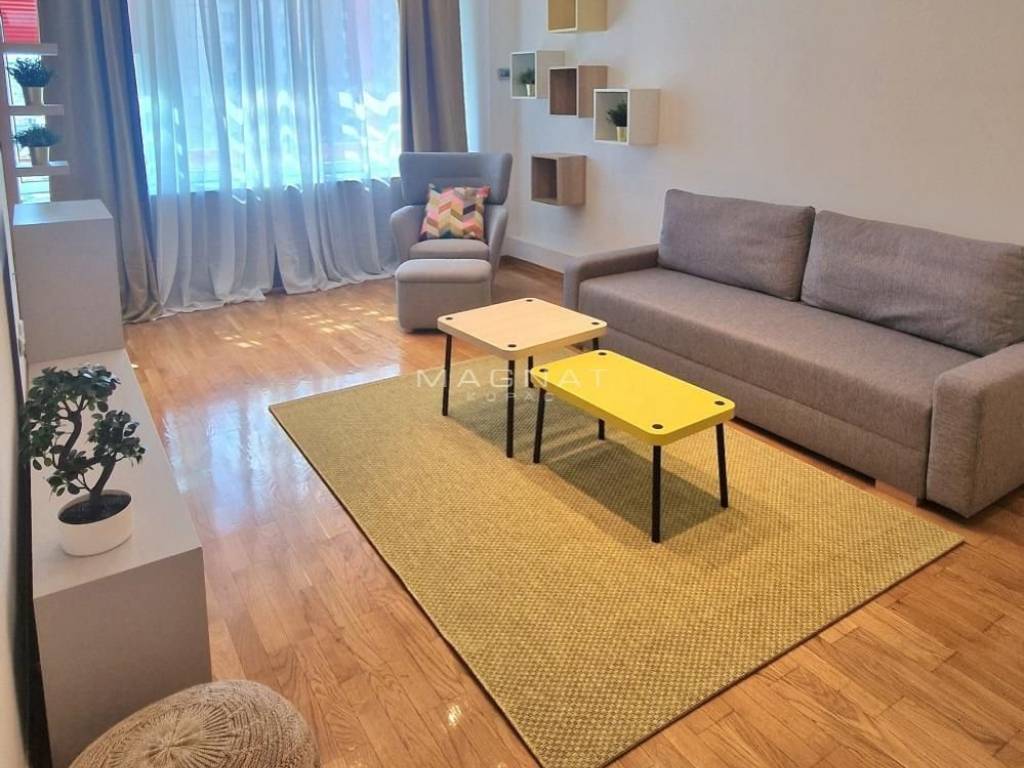 Dvosobni stan Bulevar Mihajla Pupina, Dunavski kej, Beograd