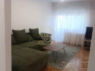 Trosobni stan prvi sprat, Severni bulevar, Beograd