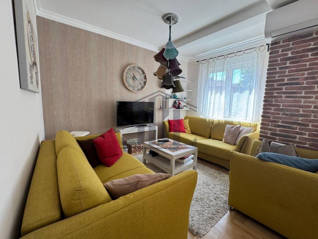 Dvosobni stan 53 m², Beograd