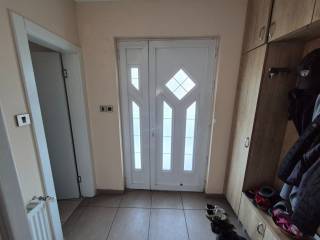 Samostalna porodična kuća 187 m², novo, Centar 1, Subotica