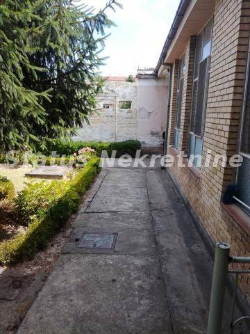 Samostalna porodična kuća 200 m², Centar, Bačka Palanka