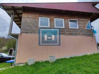 Samostalna porodična kuća 120 m², novo, Batočina