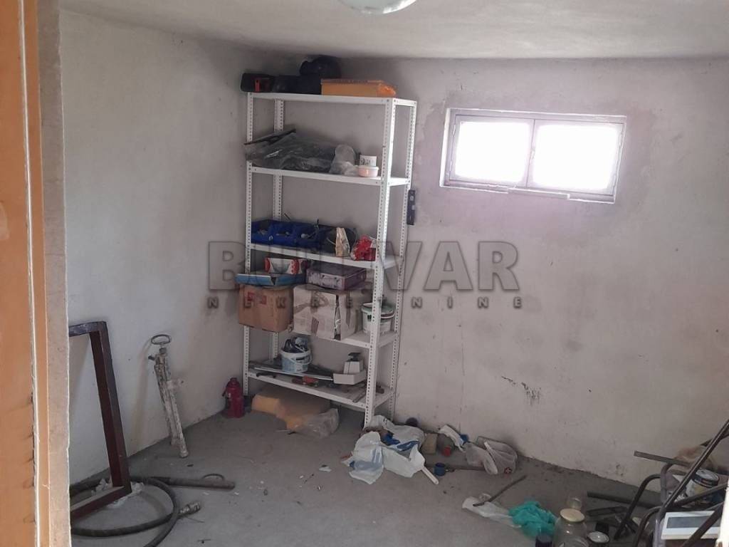 Samostalna porodična vila 204 m², Centar - Marger, Niš