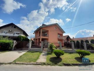 Samostalna porodična kuća 180 m², Ćuprija