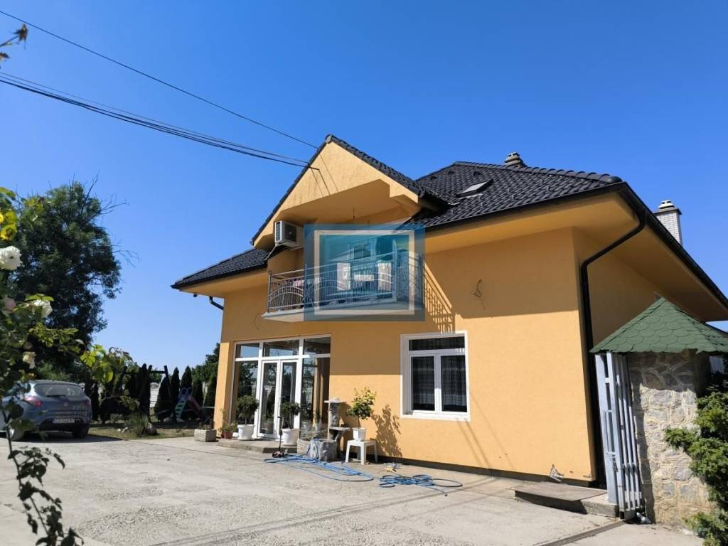 Samostalna porodična kuća 684 m², Despotovac