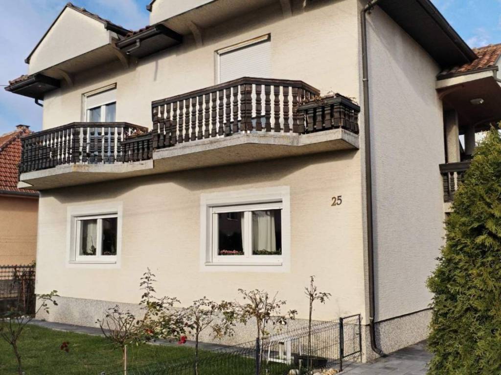 Samostalna porodična kuća 350 m², Čačak