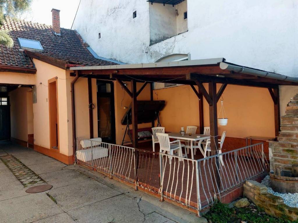 Samostalna porodična kuća 321 m², Zrenjanin