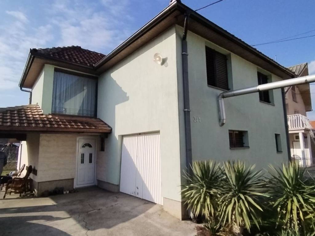 Samostalna porodična kuća 176 m², Čačak