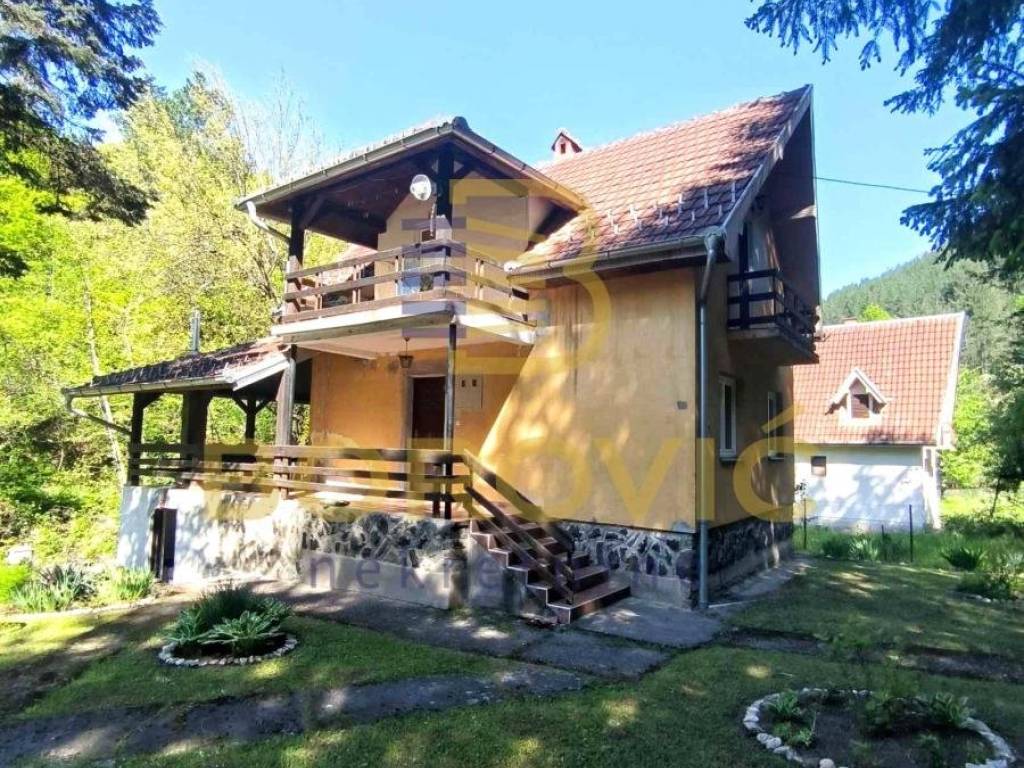 Samostalna porodična vila 190 m², Kraljevo