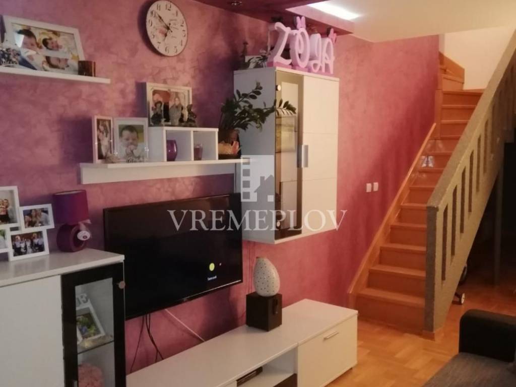 Trosobni stan Đalinska, Krnjača - Kotež - Ovča, Beograd