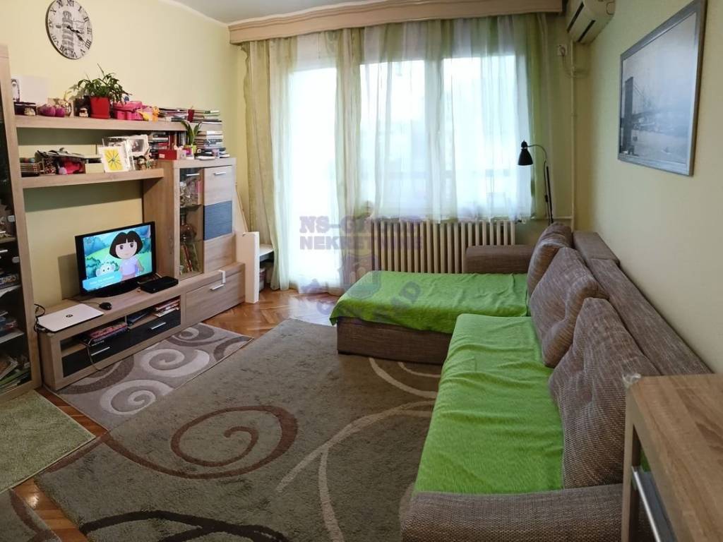 Dvosobni stan četvrti sprat, Železnička stanica - Banatić, Novi Sad